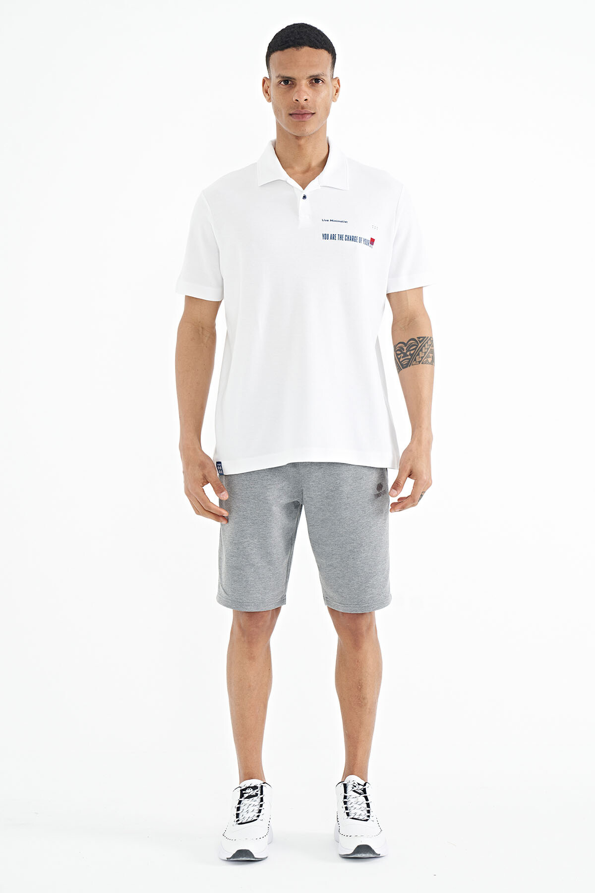 Beyaz Yazı Baskılı Standart Form Polo Yaka Erkek T-shirt - 88236 ...